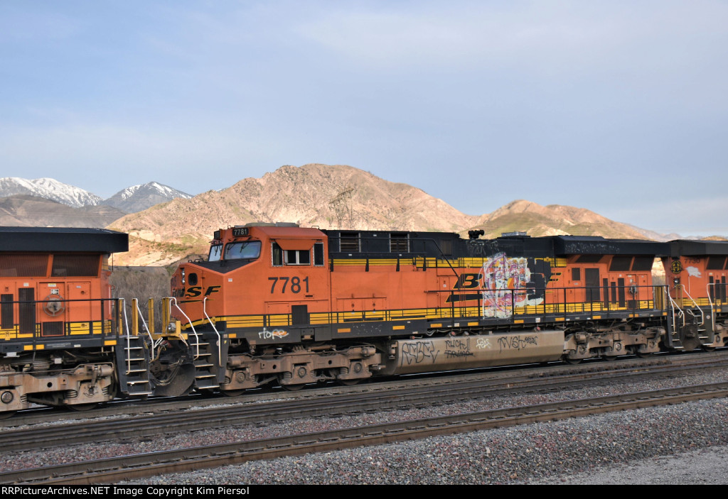 BNSF 7781